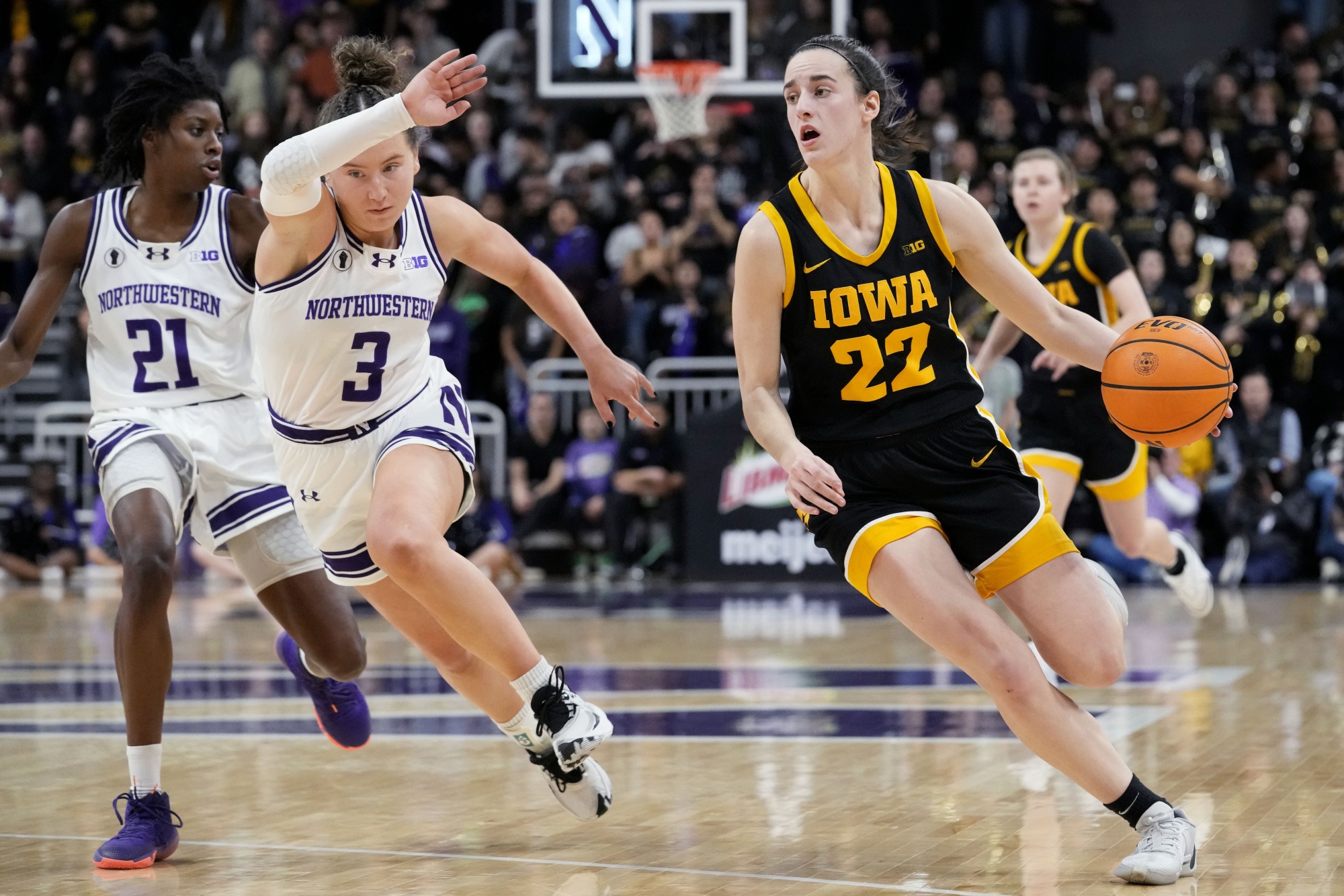 Caitlin Clark moves into No. 2 on NCAA scoring list as No. 3 Iowa tops ...
