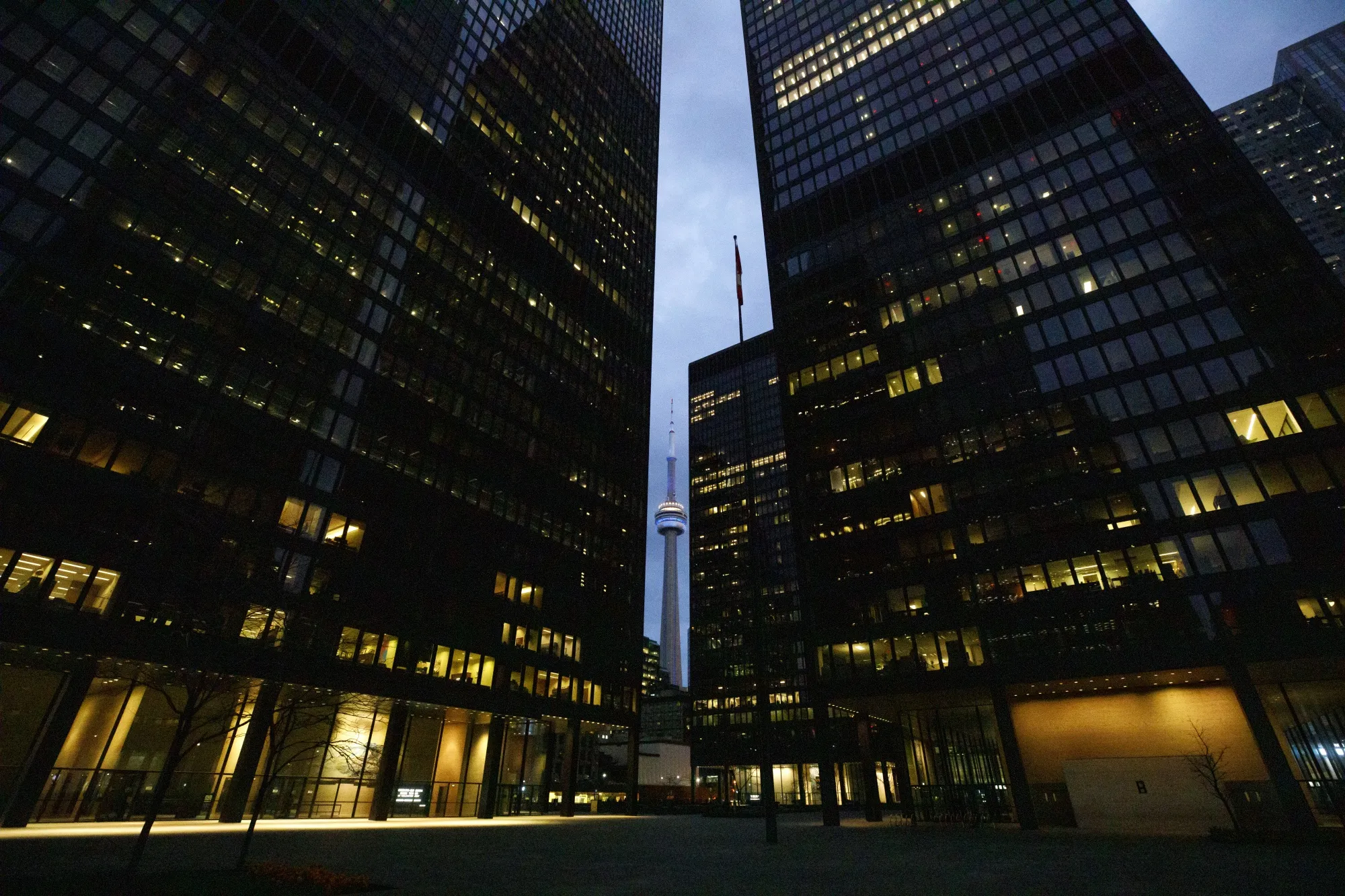 Canada Bank Watchdog Toughens Capital Rule With Risks Rising - Bloomberg