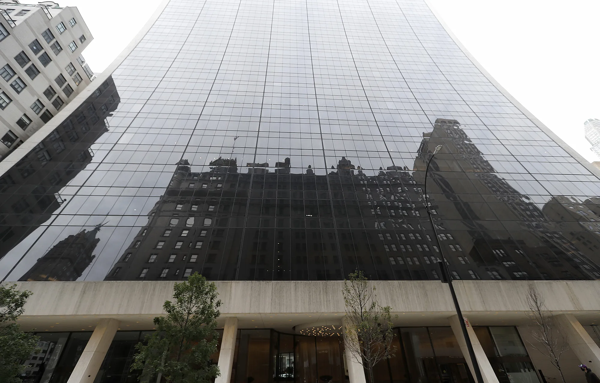 Manhattan’s Ritzy 9 West Draws Billionaire Tisch Family’s Loews - Bloomberg