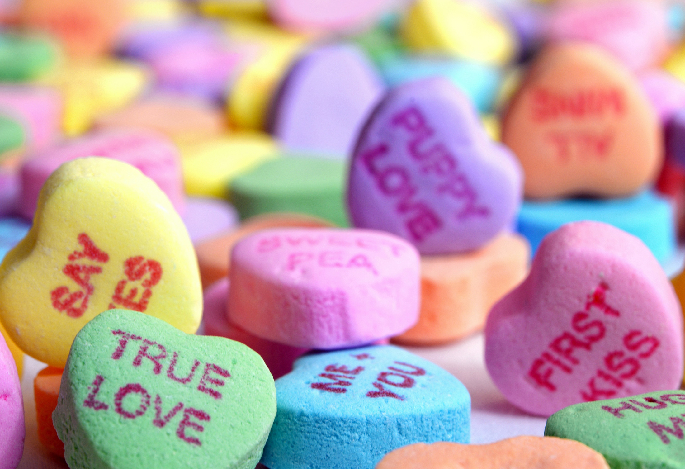 Romance Isn’t Dead, But It’ll Cost You on Valentine’s Day - Bloomberg