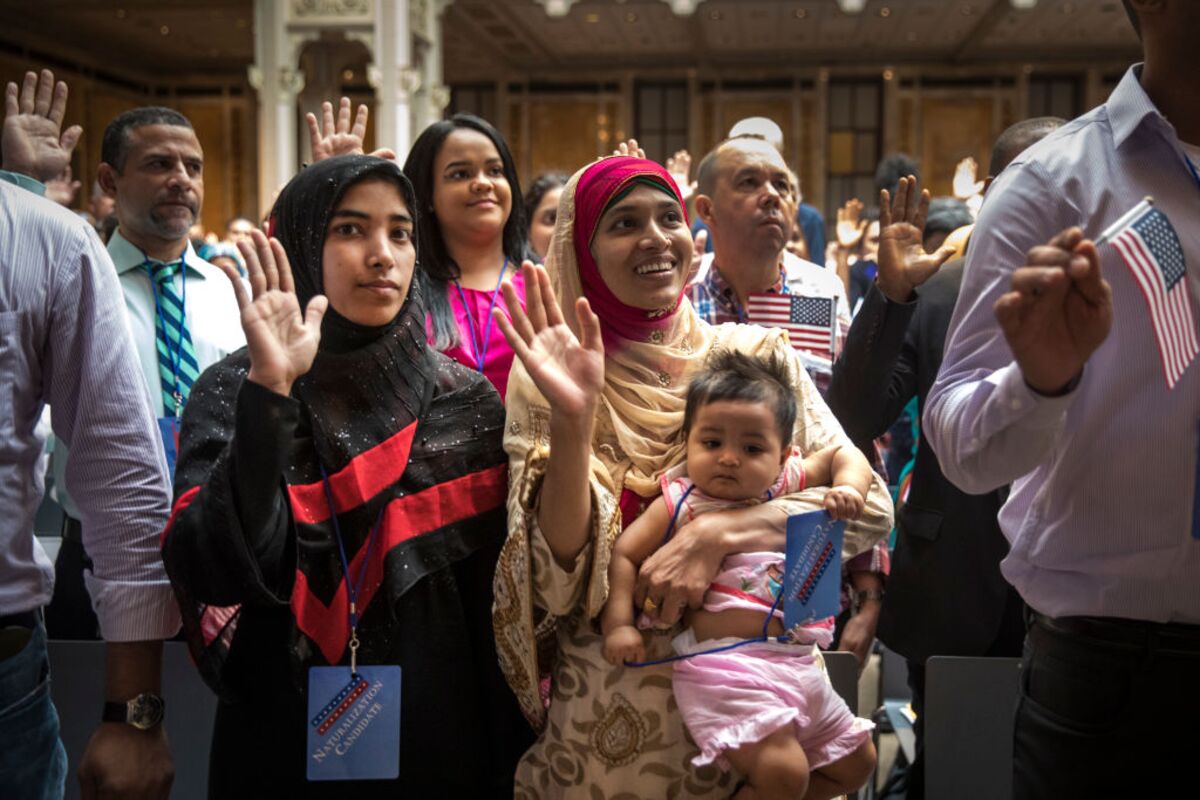 Immigrant Children Have More Upward Mobility Than US-Born Kids - Bloomberg