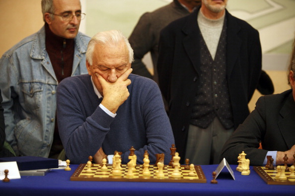 Greece Plays Colonel Blotto With Europe - Bloomberg