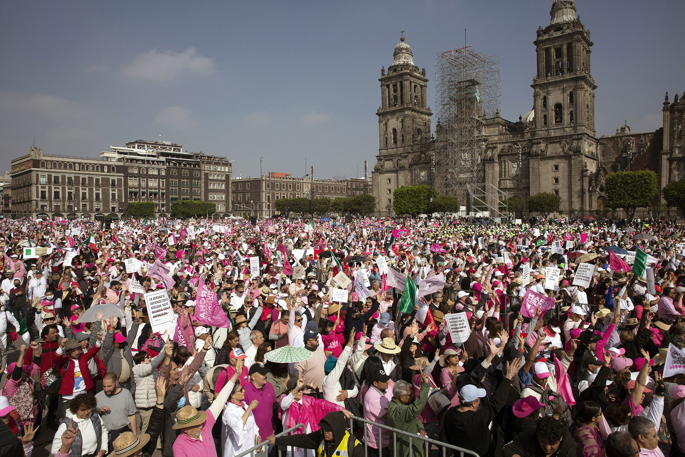 Mexican Protesters Blast AMLO in ‘March for Democracy’ Ahead of ...
