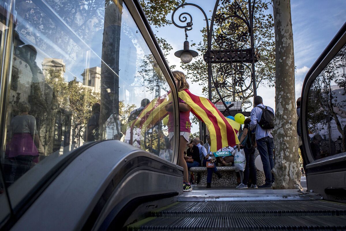 Catalonia Risk Hangs Over Spain as EU Raises Growth Forecasts - Bloomberg Catalonia Risk Hangs Over Spain as EU Raises Growth Forecasts - Bloomberg