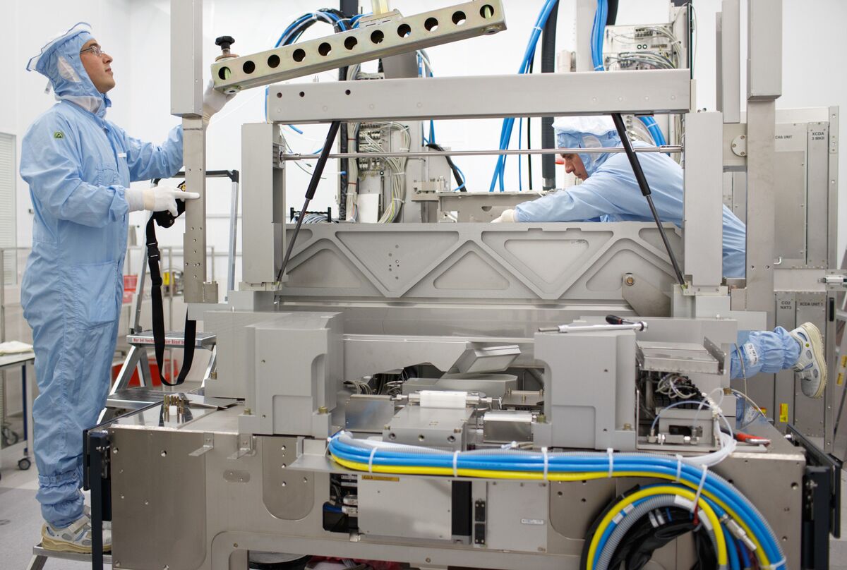 ASML Plans to Invest $109 Million a Year in Berlin Factory ...