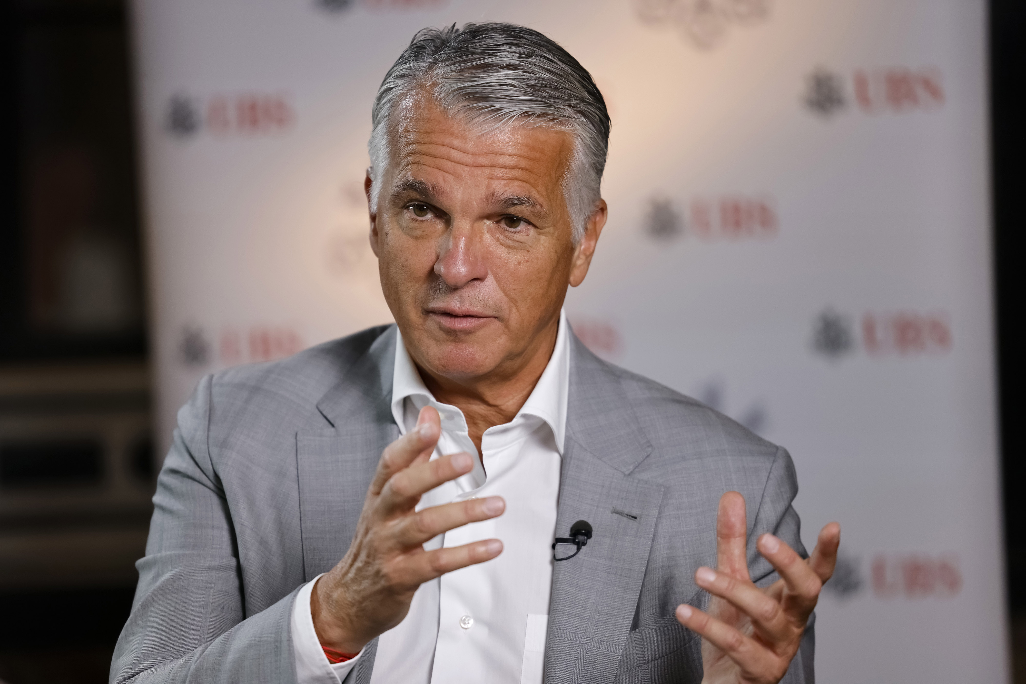 UBS to Outline Growth Plan in February as Ermotti Slashes Costs - Bloomberg