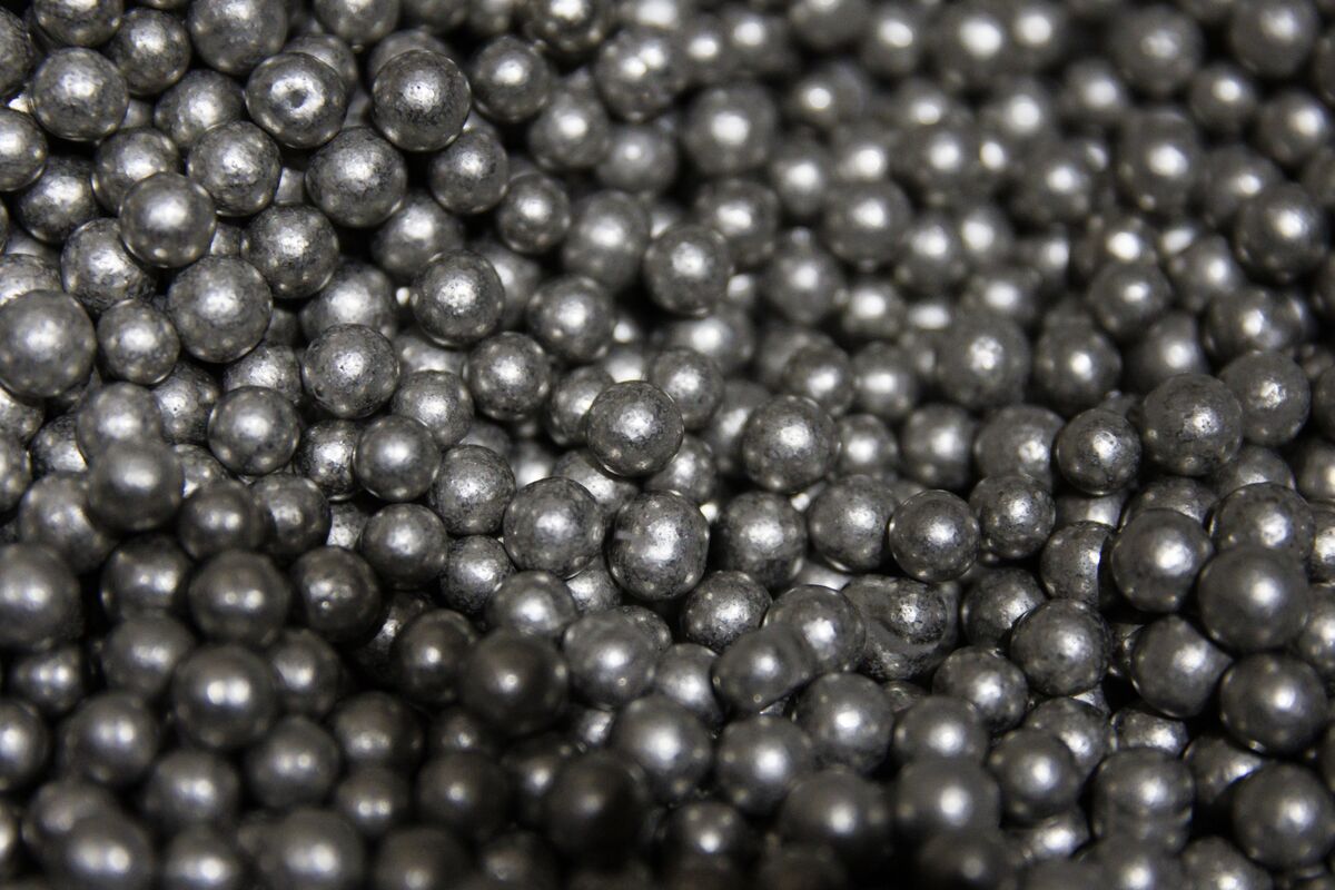 First Quantum Halts Australian Nickel Mine on Weak Metal Prices - Bloomberg