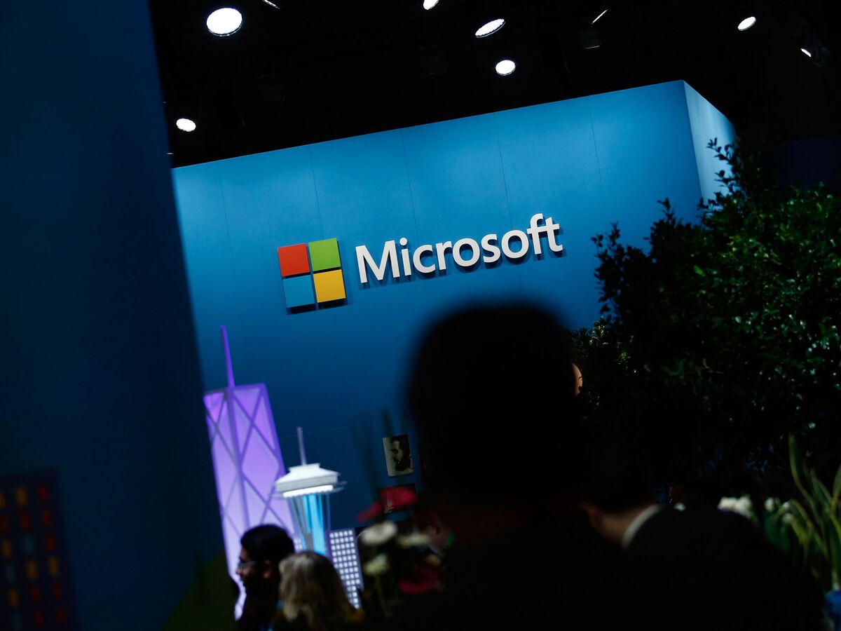 Microsoft Faces Russian Hurdles as Local Software Thrives - Bloomberg