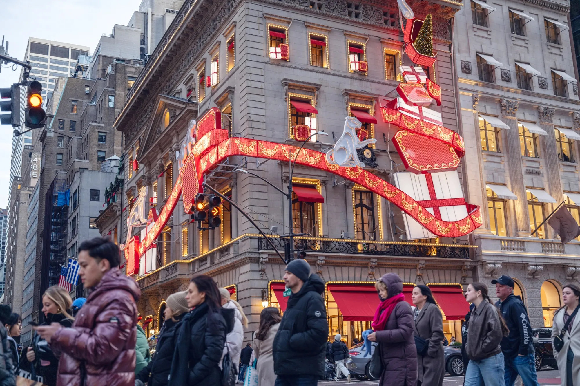 「カルティエ」好調、リシュモンの10－12月売上高が予想上回る - Bloomberg