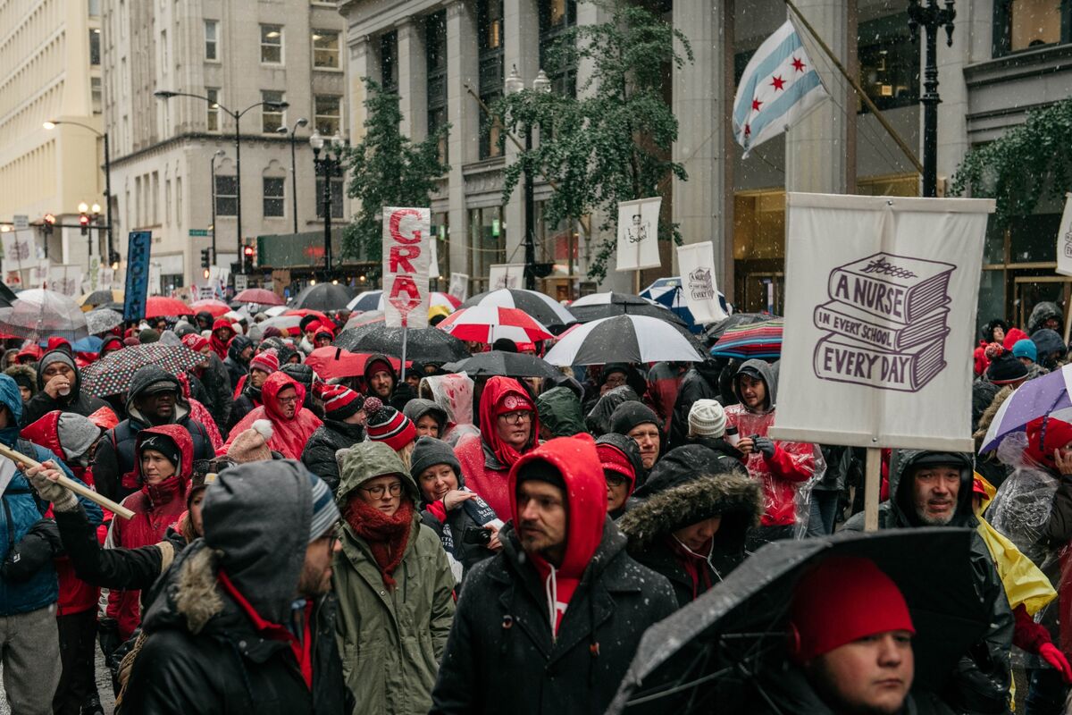 Chicago Teachers’ Longest Strike Since 1987 Ends on Day 11 - Bloomberg