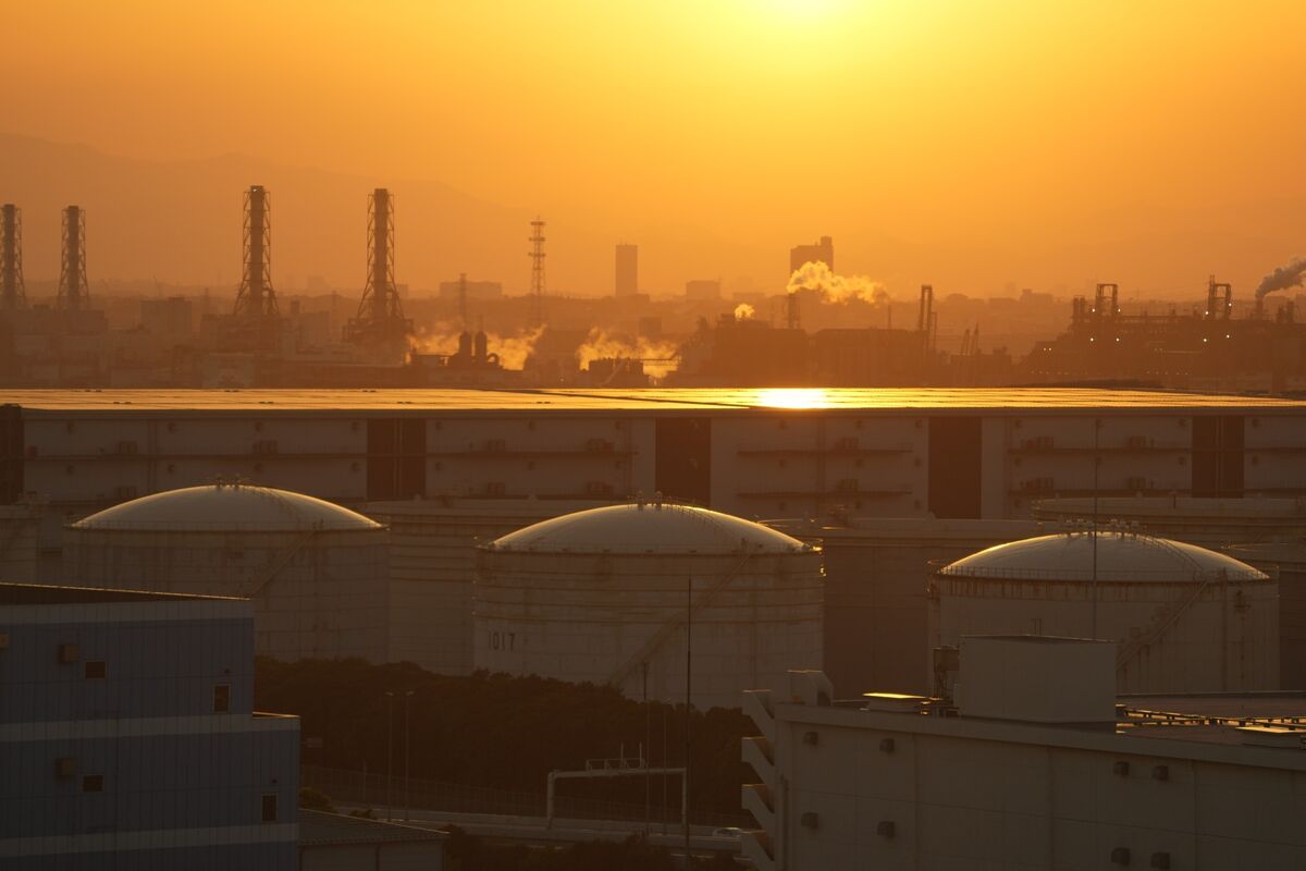 Crude Oil Prices Hold Gain As Us Debt Optimism Offsets Rising