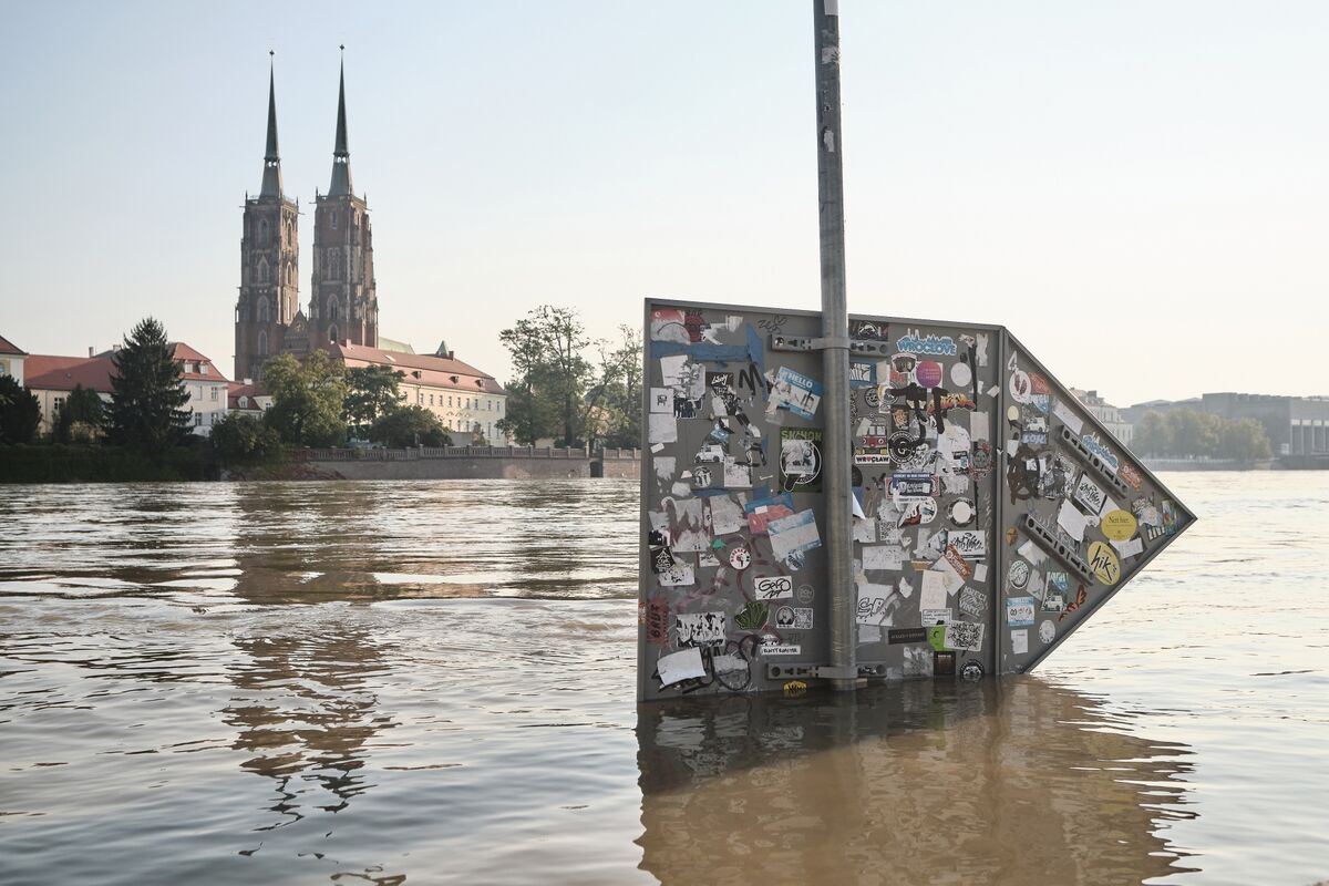European Banks Are Factoring Climate Risks Into Loans, ECB Says - Bloomberg