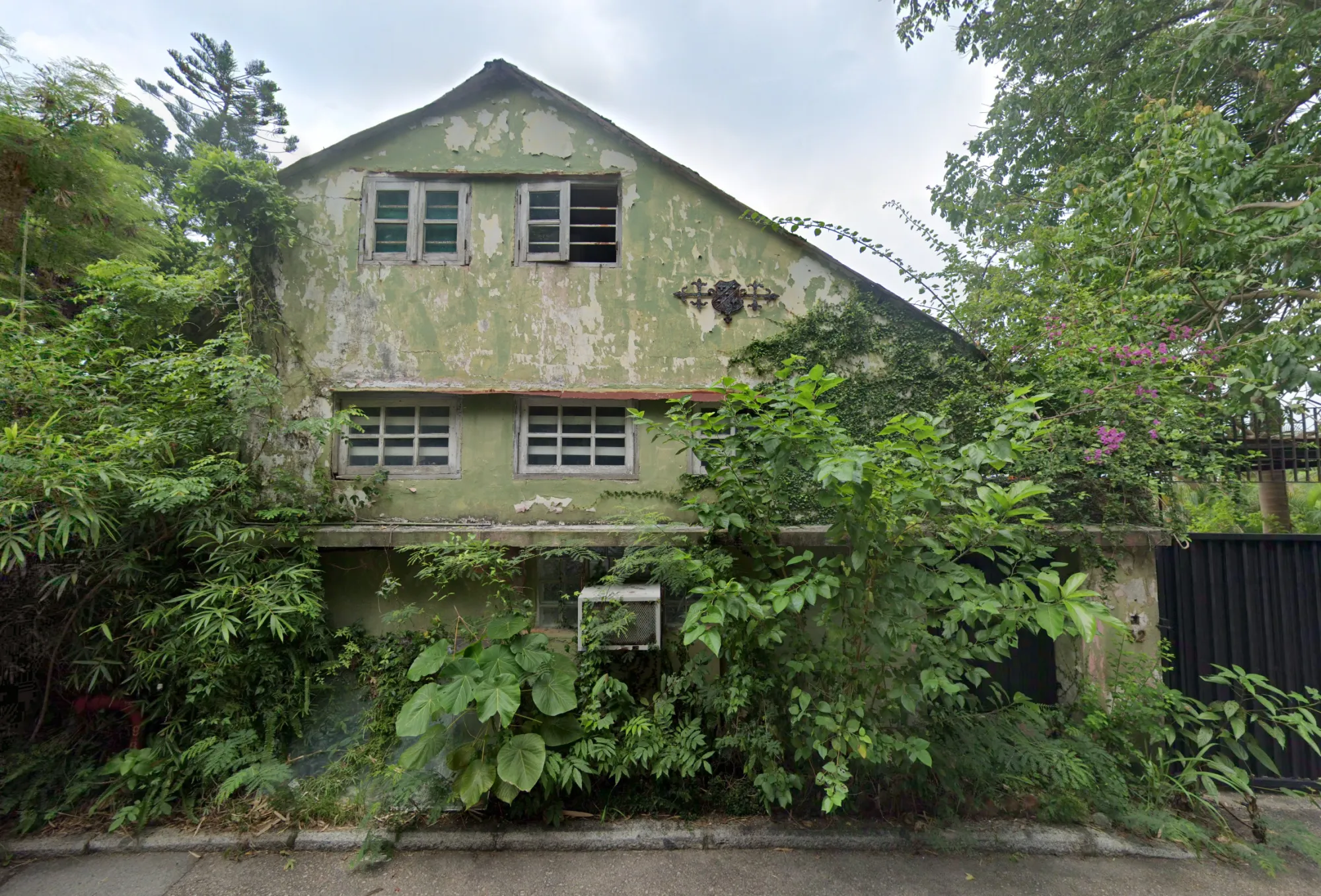 PAG CEO Chris Grade Buys Hong Kong Villa on Sassoon Road for $70 ...