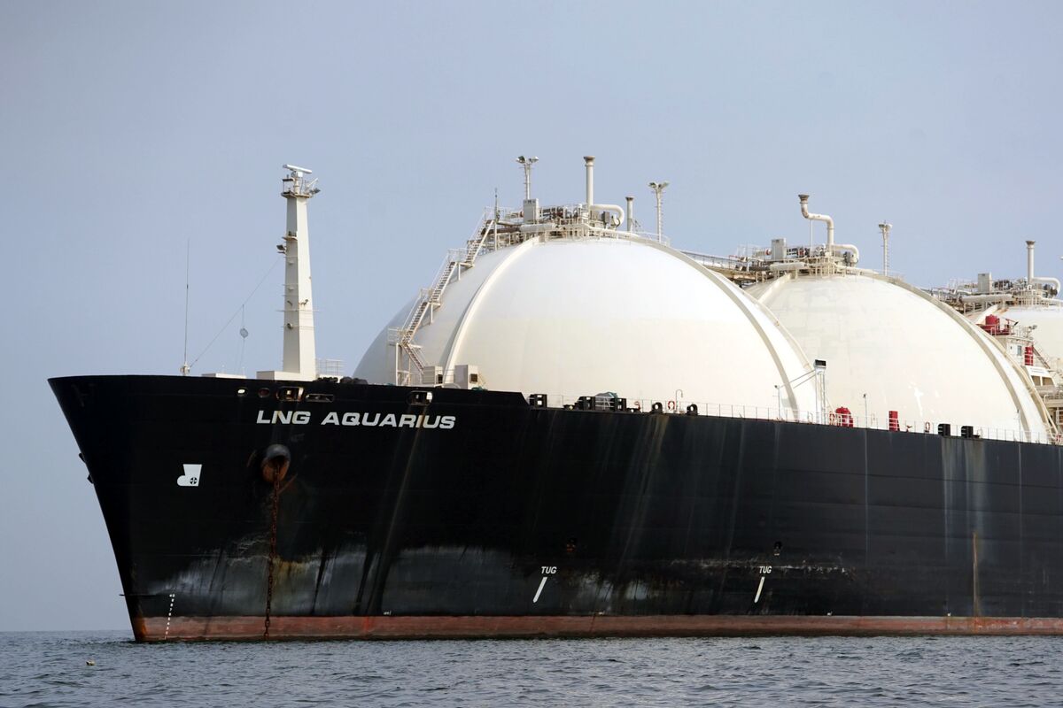 LNG Vessels Begin to Reroute Away From Red Sea on Israel-Hamas Violence - Bloomberg