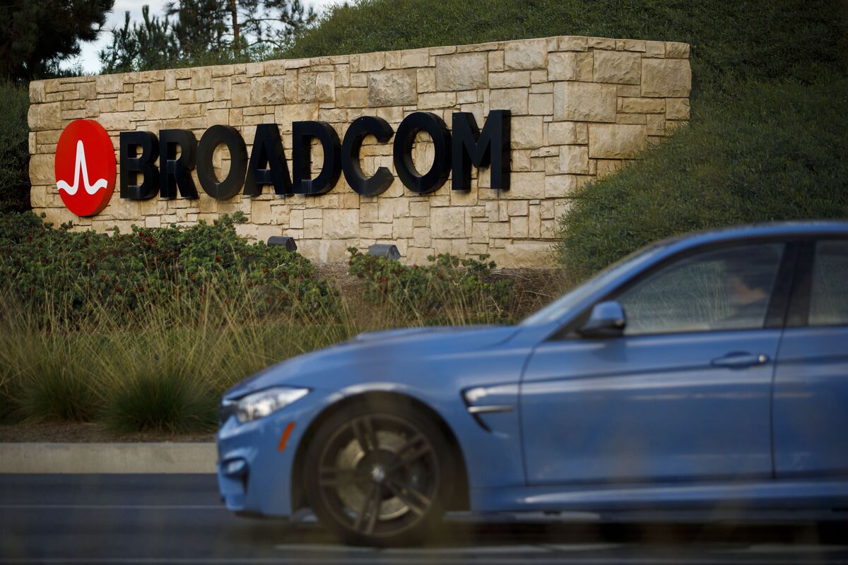 A Lot of People Are Betting That the CA-Broadcom Deal Collapses - Bloomberg