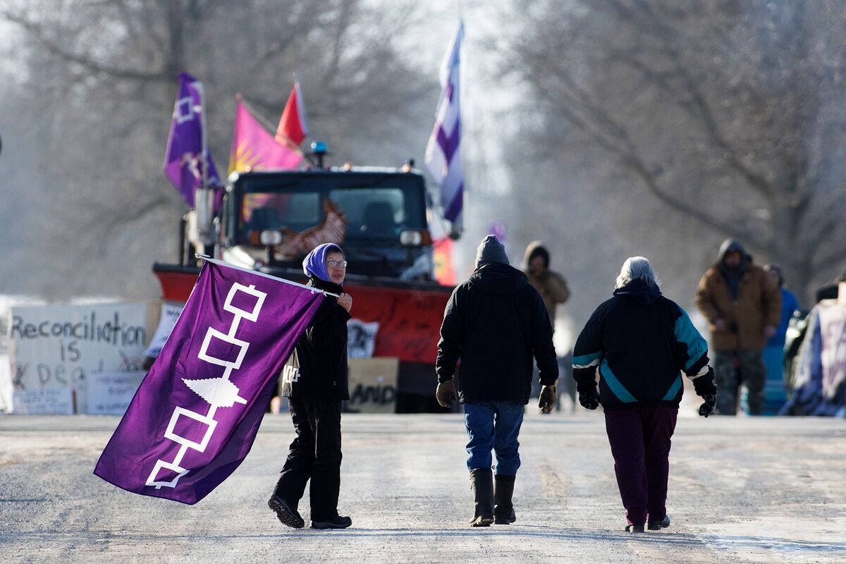 Canadian Pipeline Segment Faces Delay Amid Indigenous Protests - Bloomberg
