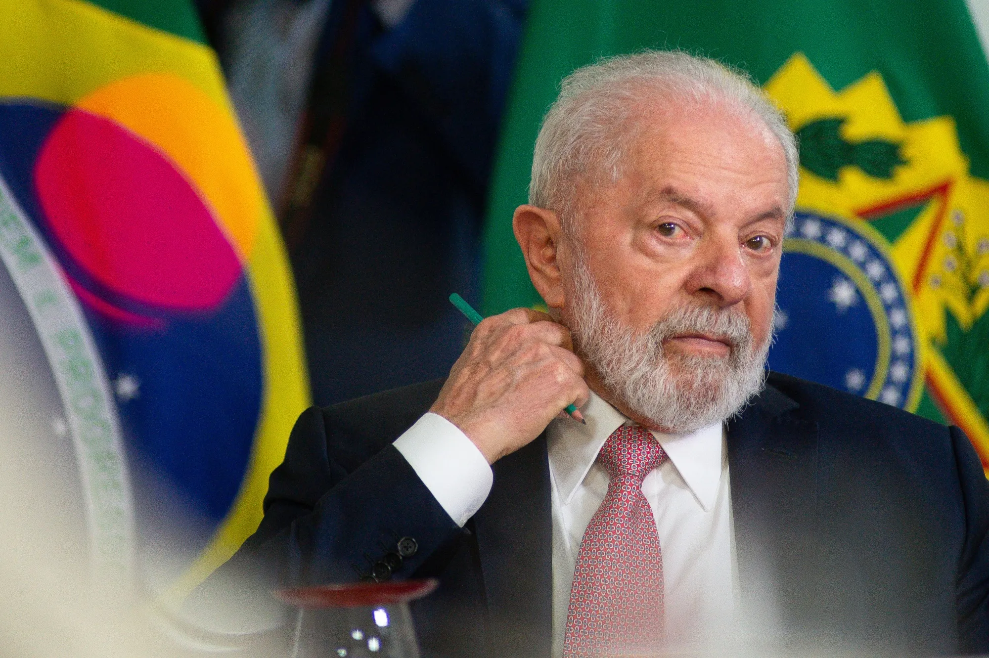 Lula Pulls Off Rare Trick Twice, Wooing Wall Street and the Poor ...