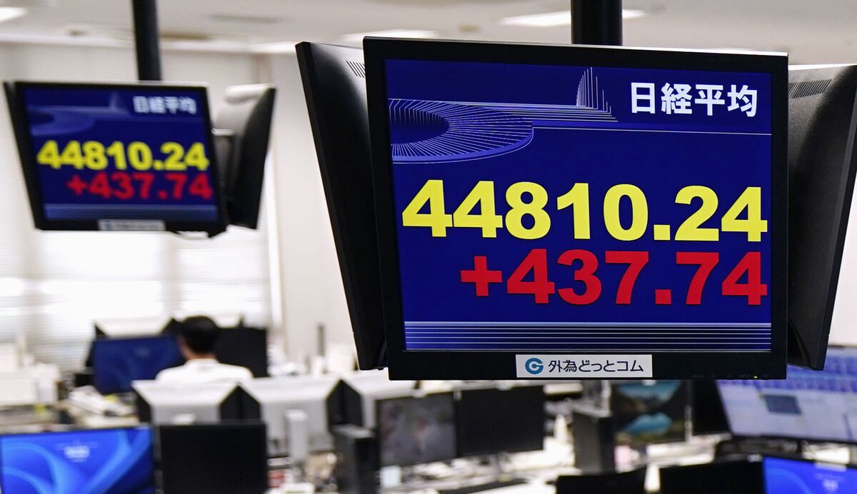 Asian Stock Index’s New Record Shows Drivers Far Beyond China - Bloomberg