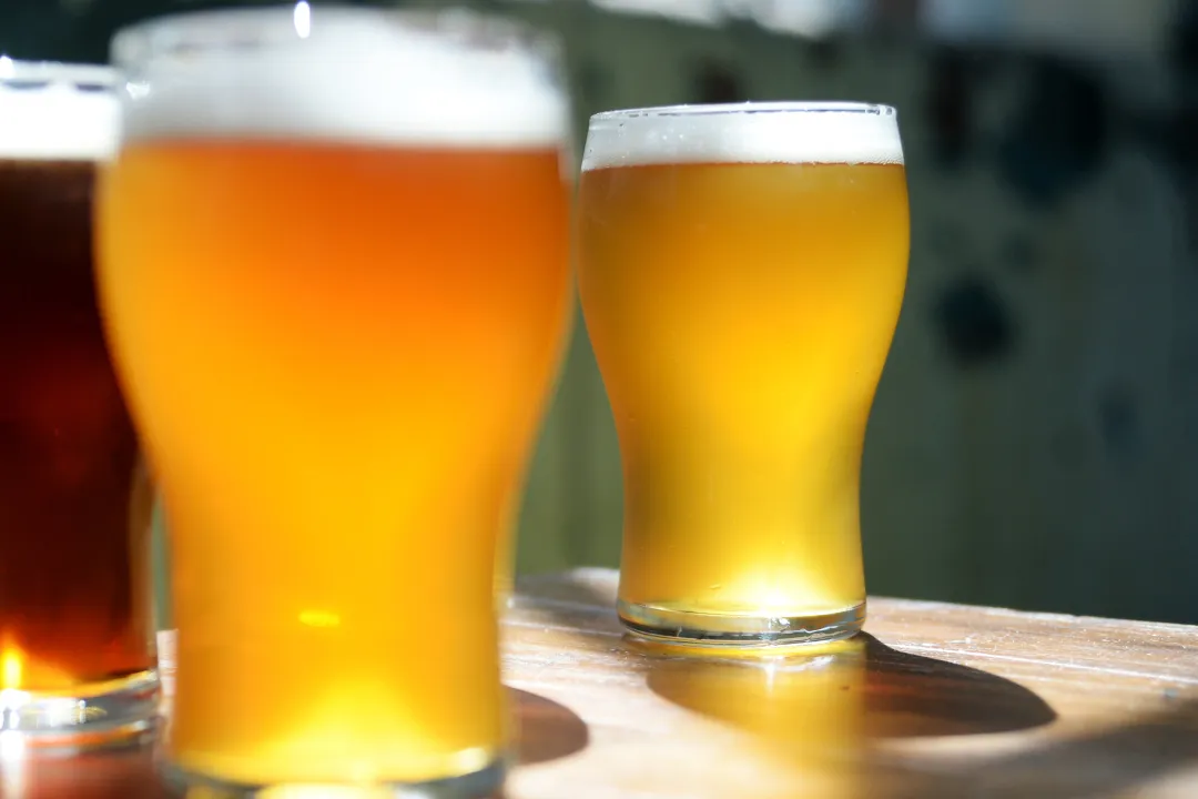 UK Pubs Face ‘Lost Year’ as Britons Skip Drinks to Save Money - Bloomberg