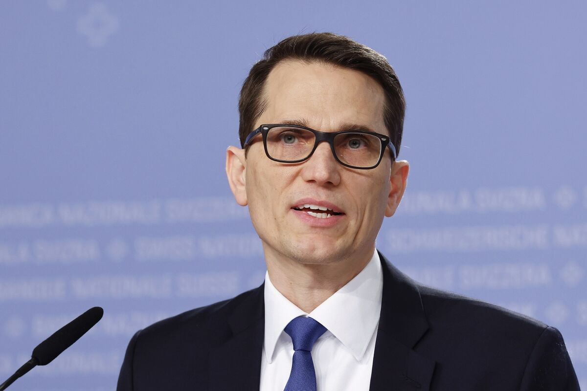 SNB to Favor Building Up Capital Over Payouts, Schlegel Says - Bloomberg