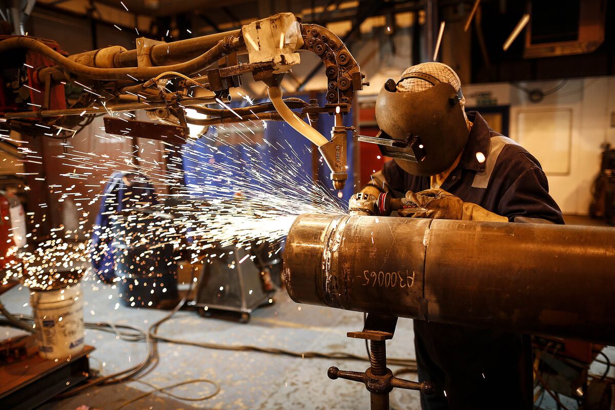 Oil Slump Causes 120,000 U.K. Job Cuts Since 2014 Industry Peak - Bloomberg