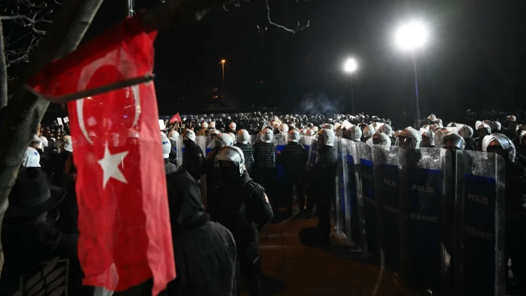 Watch Turkey’s Simsek Vows ‘Whatever it Takes’ to Stabilize Markets ...