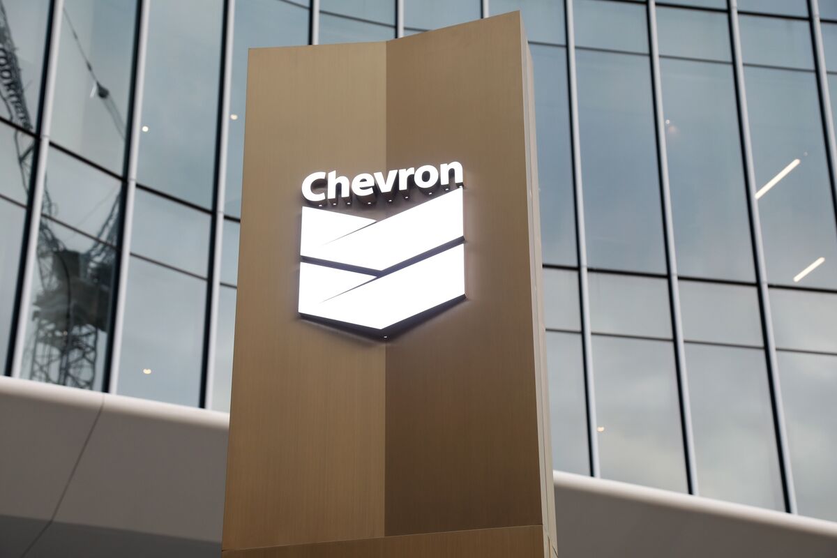 Hess Investors Advised by Glass Lewis to Back Chevron Deal - Bloomberg