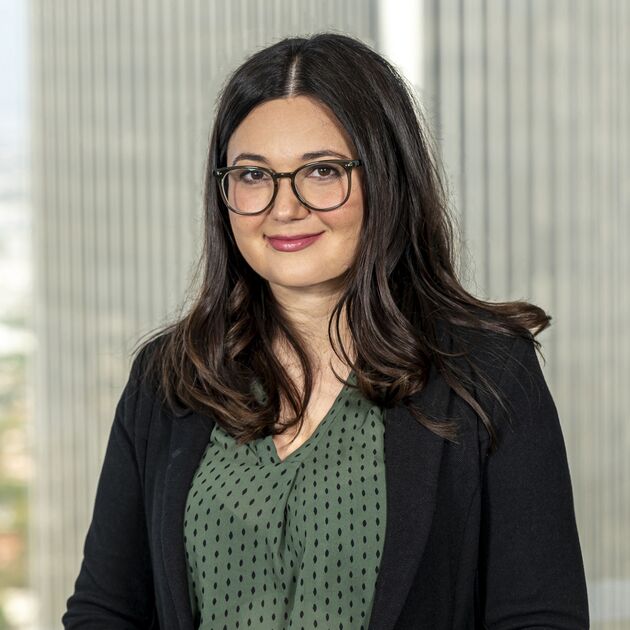 Katie Roof - Former Journalist | Bloomberg