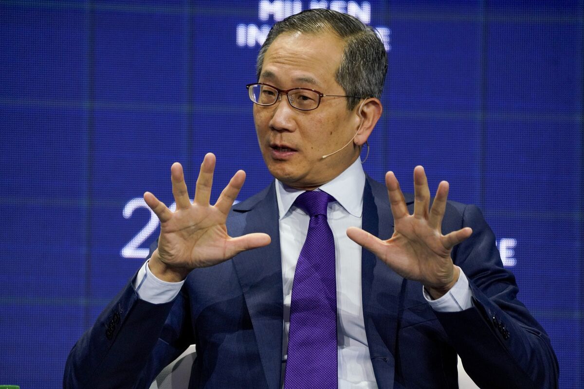 Carlyle CEO Lee's Exit Exposes Fault Lines With Founders Rubenstein ...