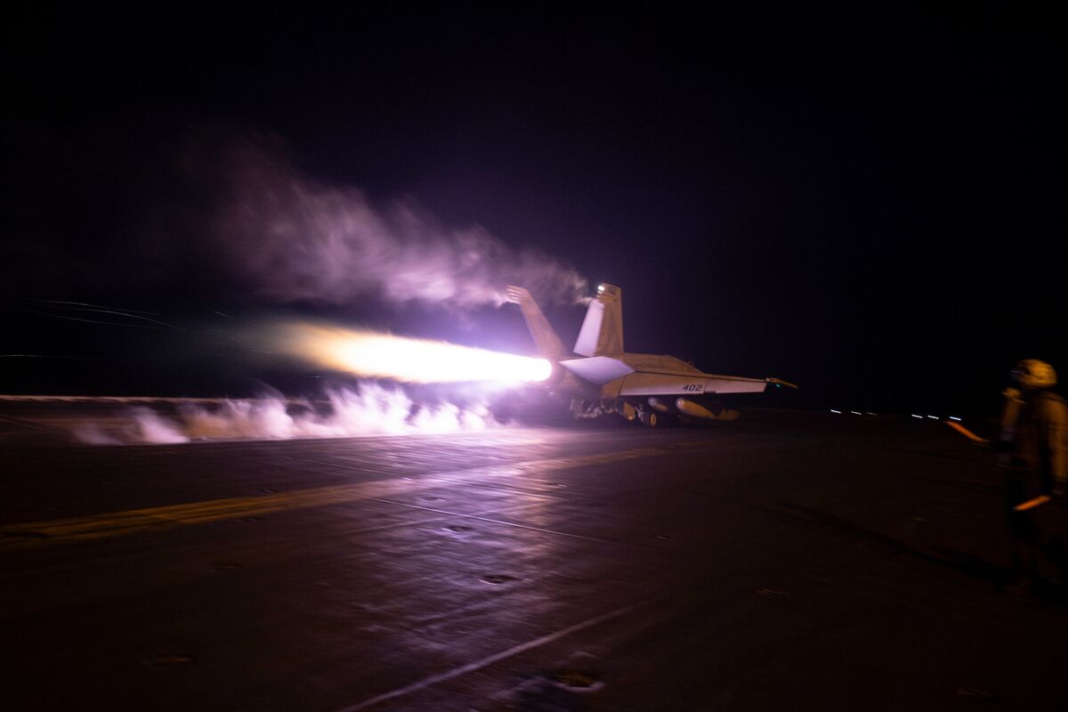 US Strikes Houthis, Blames Islamic Resistance in Iraq for Jordan Drone ...