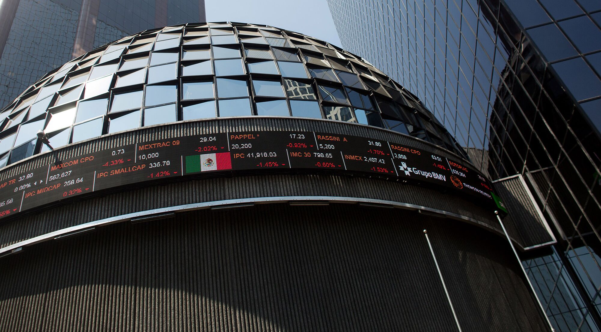 Mexican Billionaires Said Exploring Strategic Options for Coppel ...