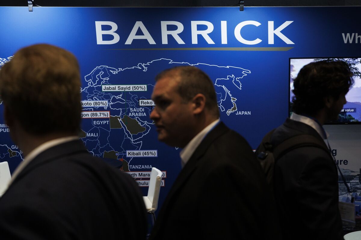Barrick CEO Sees Few Good Deals Despite Mining’s M&A Revival - Bloomberg