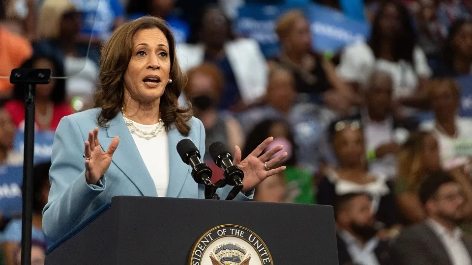 Watch Harris Erases Trump’s Swing-State Lead in 2024 Race - Bloomberg