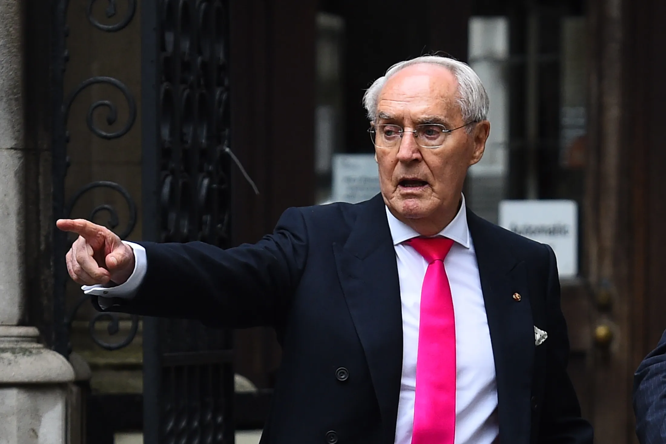 Brothers Frederick and David Barclay Brawled on Yacht Over Control of ...