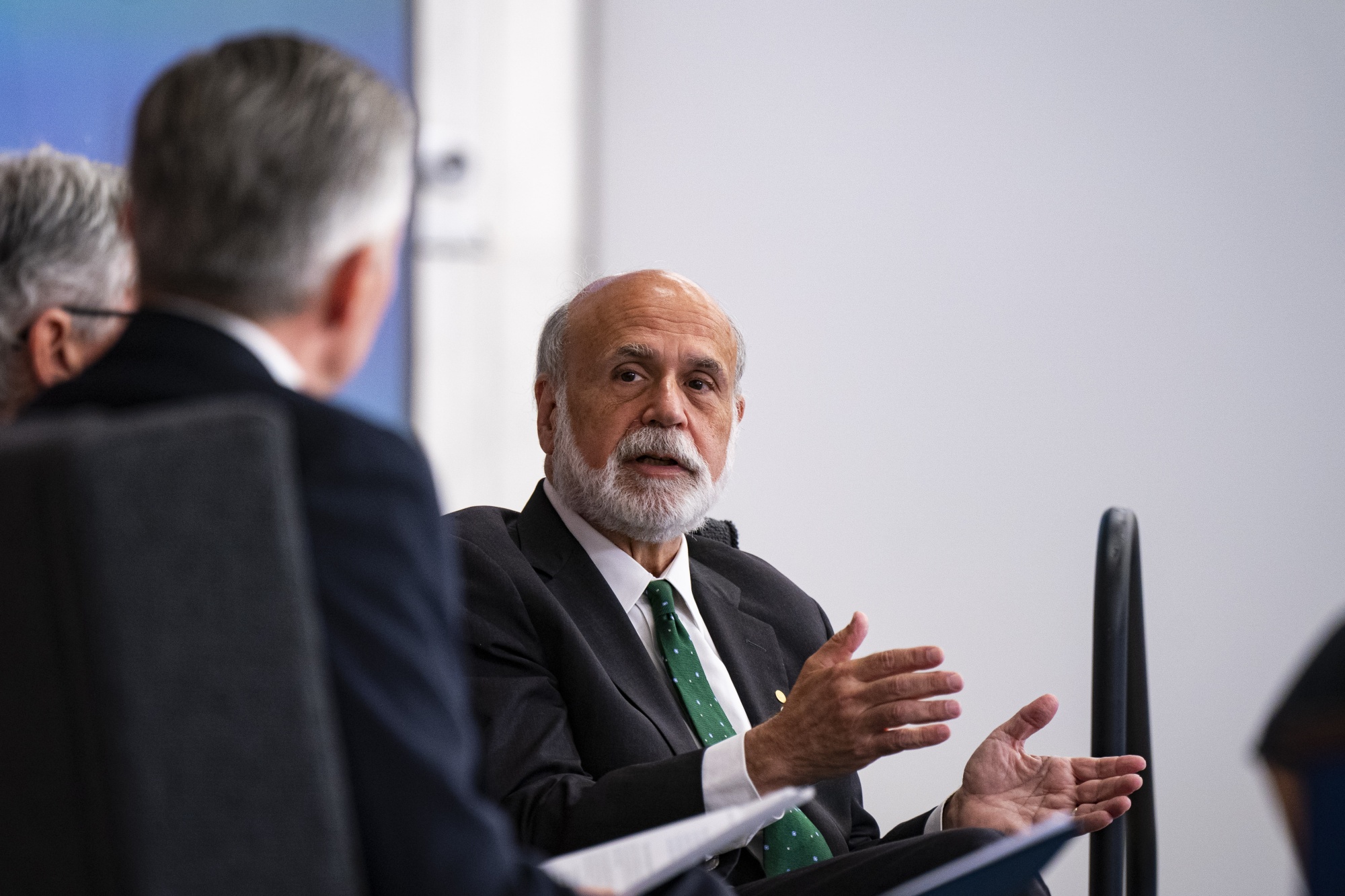 Bernanke Urges BOE to Give Market Clearer Guidance on Rates - Bloomberg