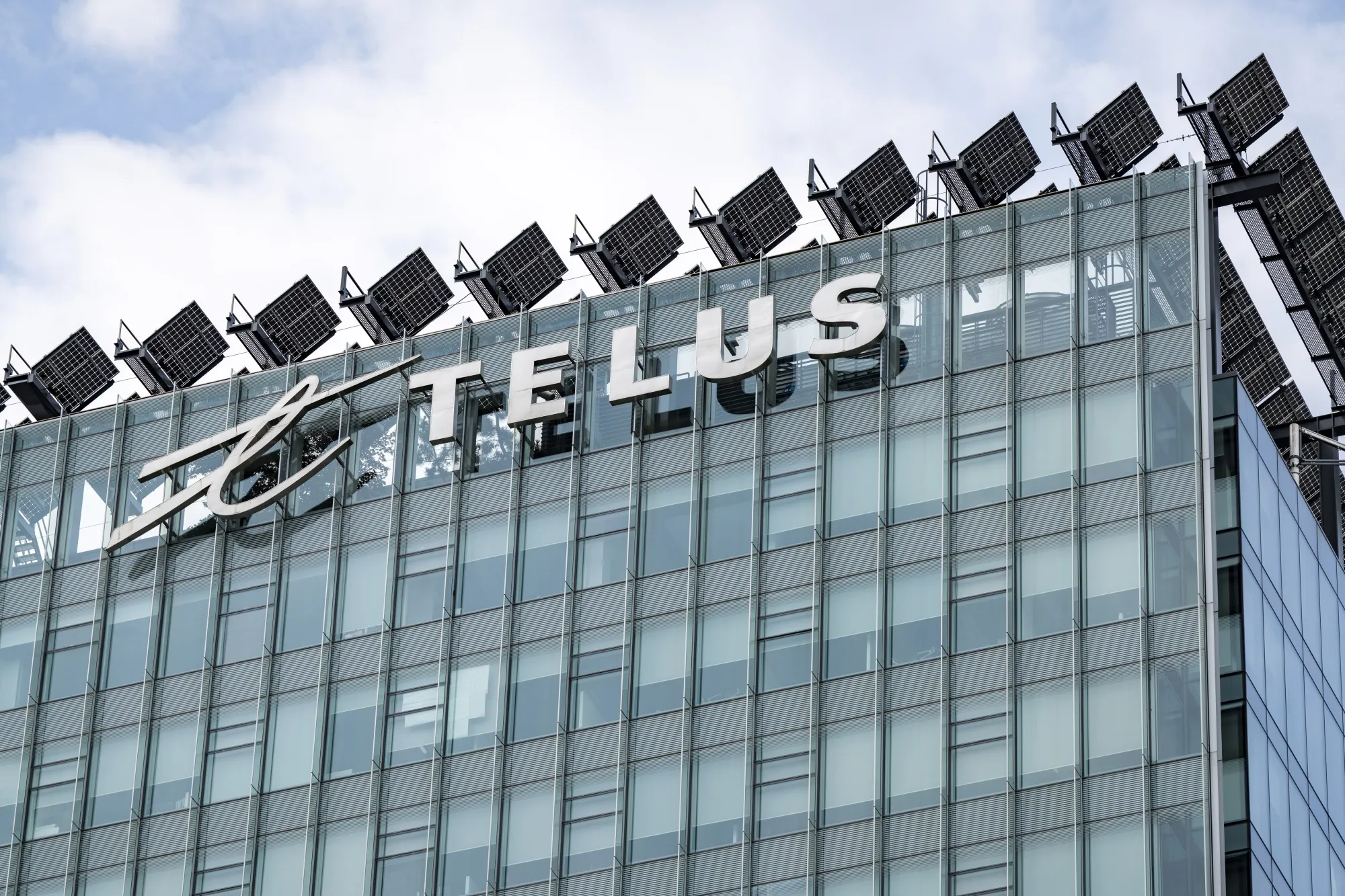 Telecoms Defy Forecasts by Spending Billions Less in Canada Spectrum ...