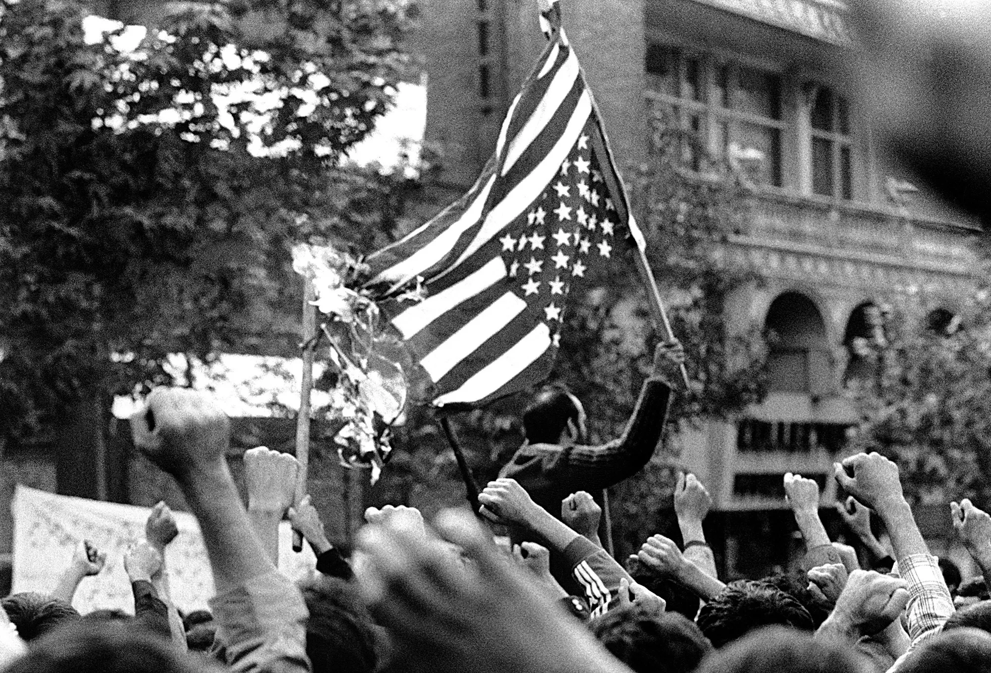 Iran Student Leader Says He Regrets 1979 US Embassy Attack - Bloomberg