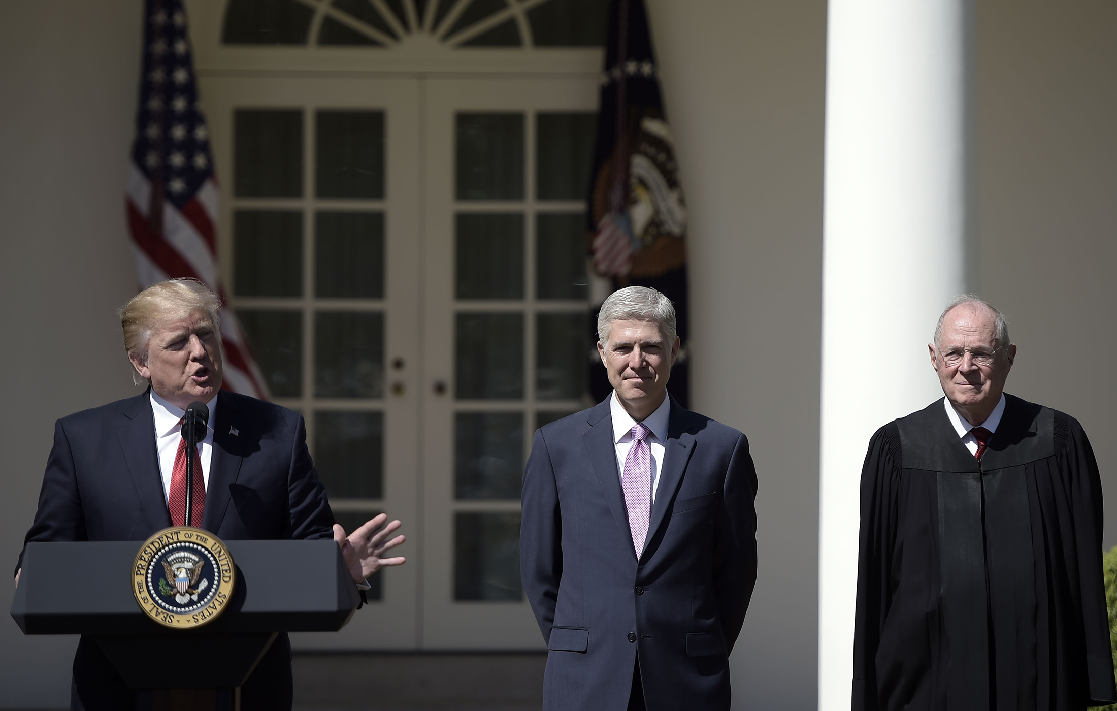 ゴーサッチ氏が米連邦最高裁判事に就任－ホワイトハウスで宣誓 - Bloomberg