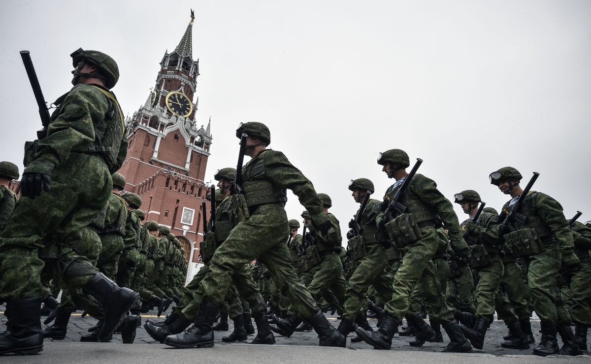 Putin's Huge Military Buildup Leaves Industry With Debt Hangover ...