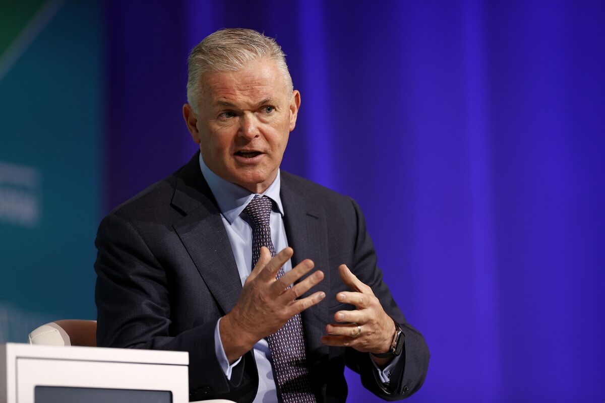 Australia Energy: Santos CEO Kevin Gallagher In a Race Against Time - Bloomberg