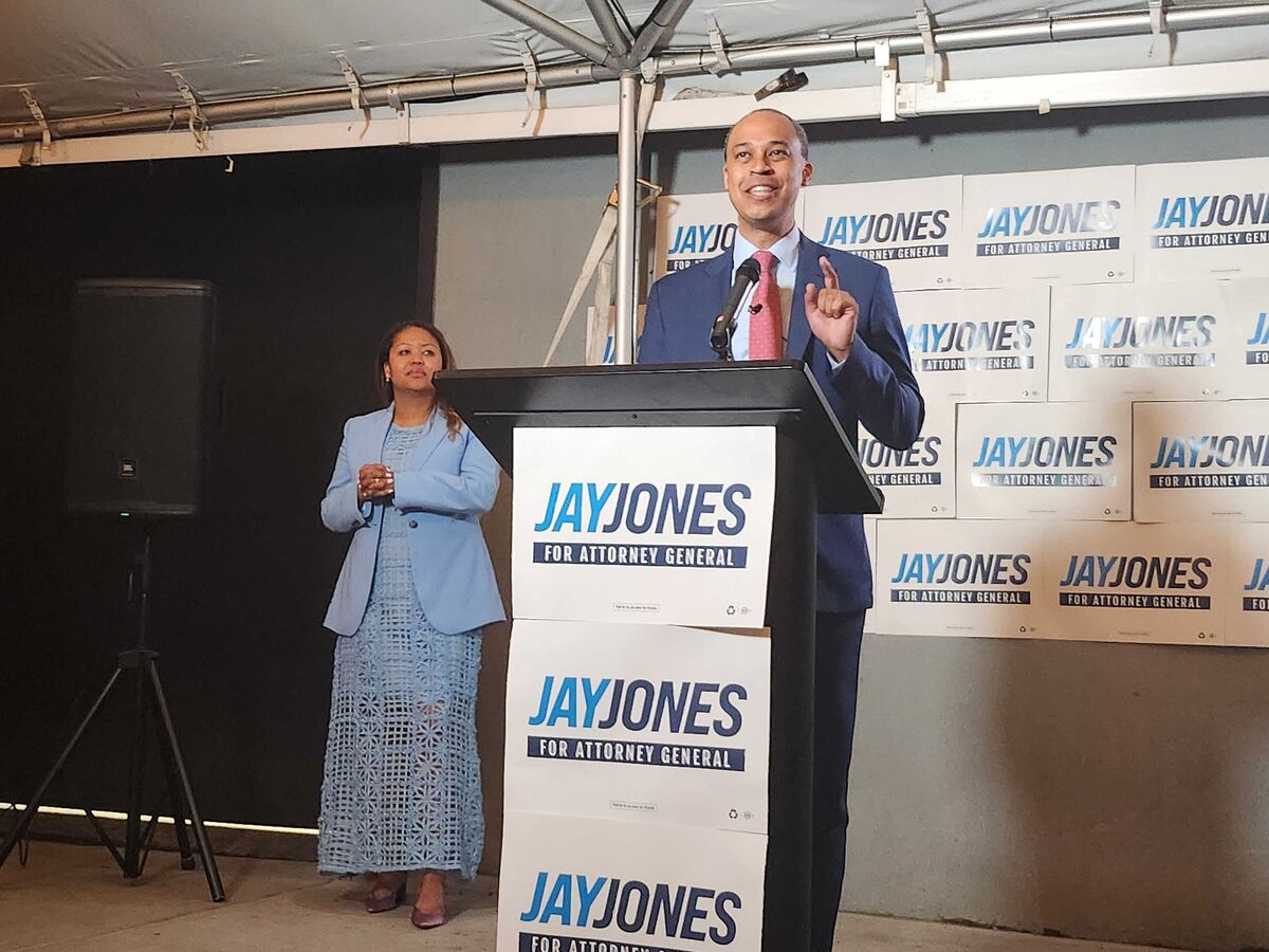 Virginia Governor's Race Is Unlikely to Hinge on Jones' Violent Texts ...