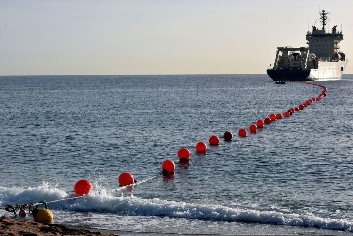 Baltic Sea Cables: Fiber-Optic Internet Lines are Vulnerable to ...