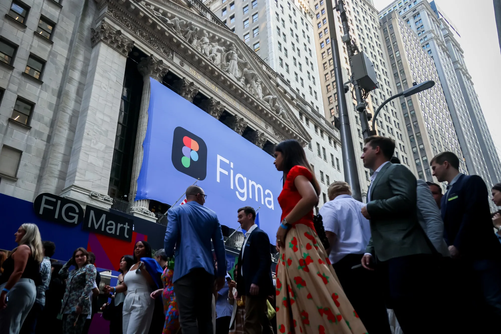 Figma’s $21 Billion Drop Returns Stock to Earth After IPO Frenzy - Bloomberg