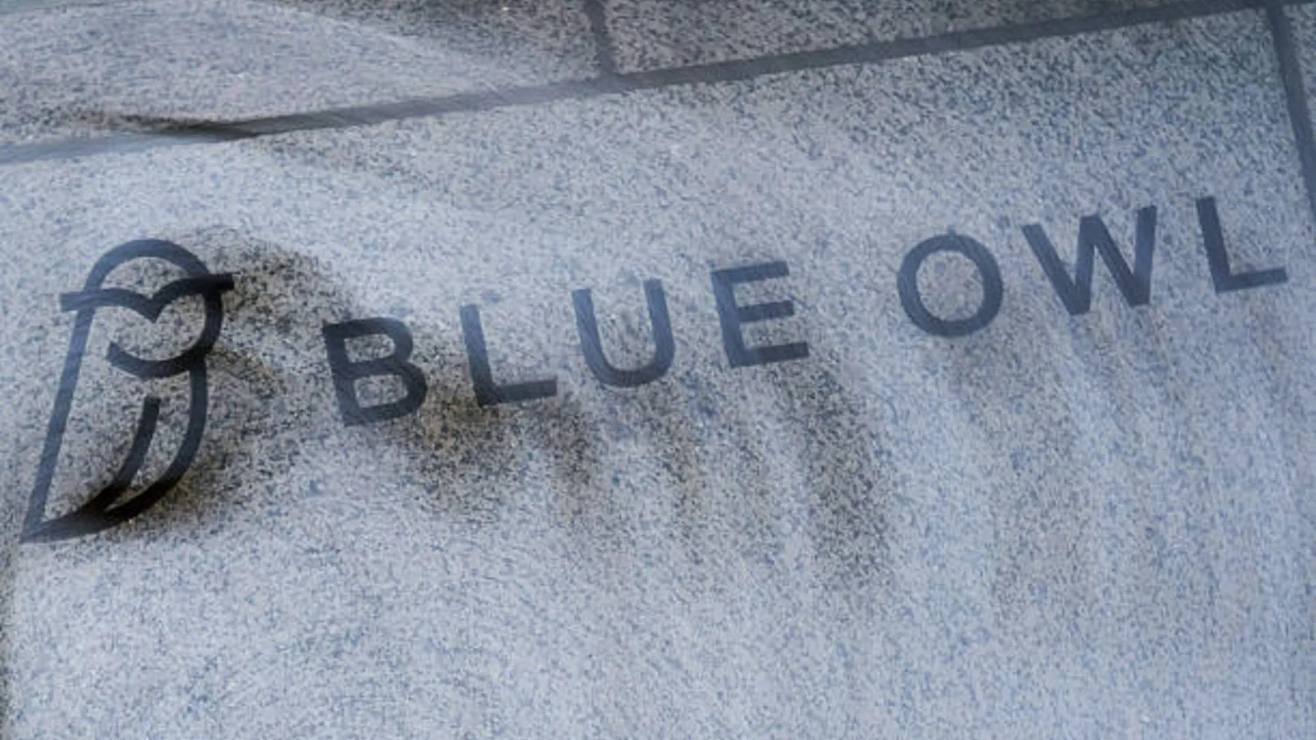 Watch Blue Owl Stops Redemptions From Private Credit Retail Fund ...
