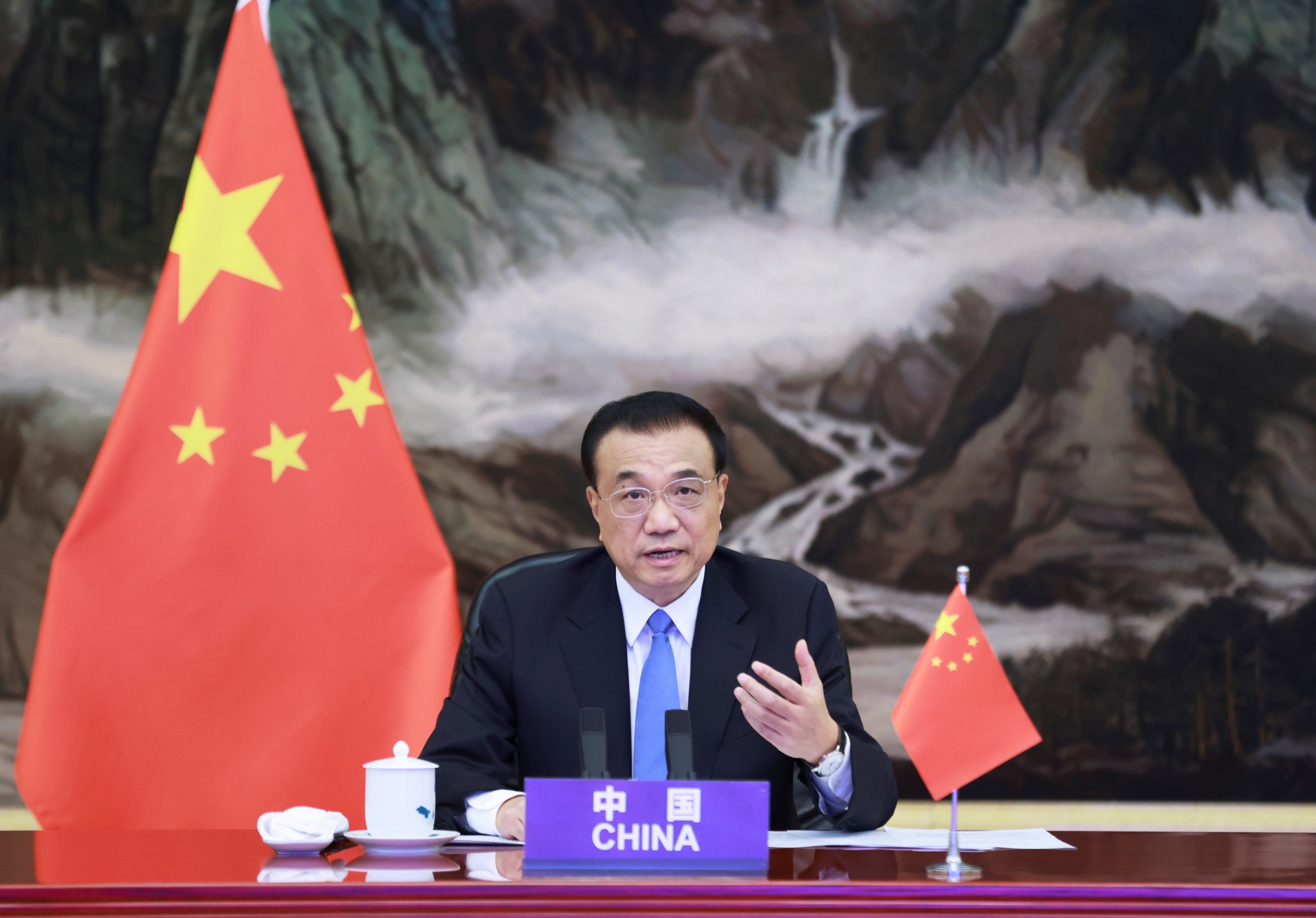 China Vows Better Policy Support to Economy as Headwinds Mount - Bloomberg