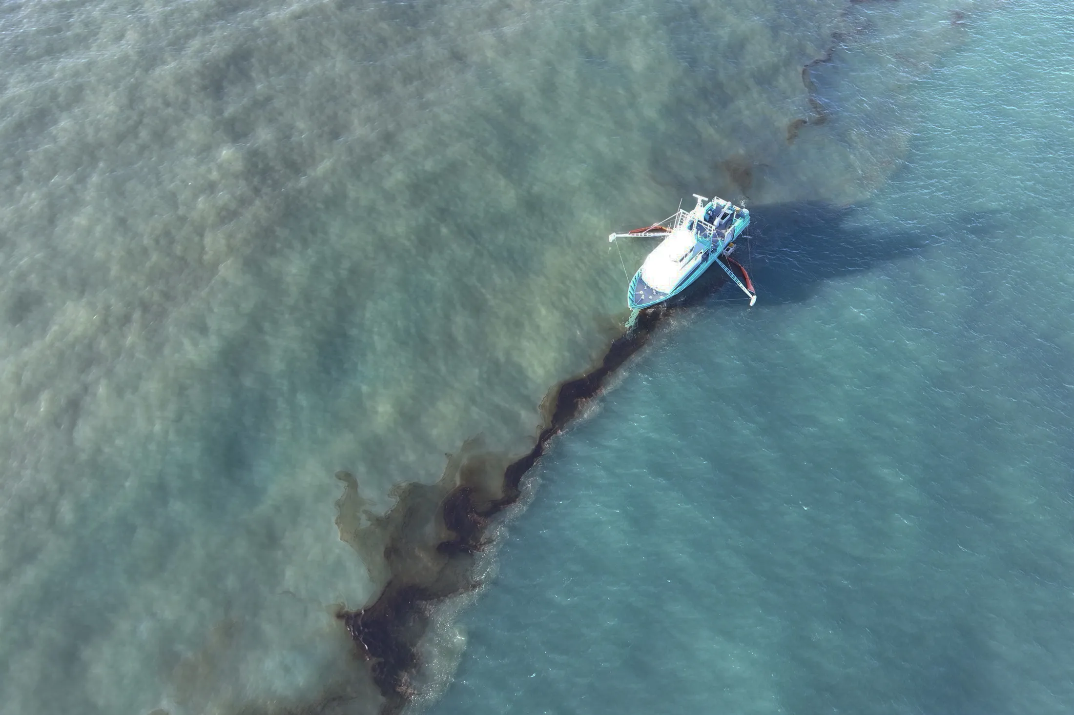 Main Oil Pass Spill in Gulf of Mexico Prompts Six Drillers to Shut ...