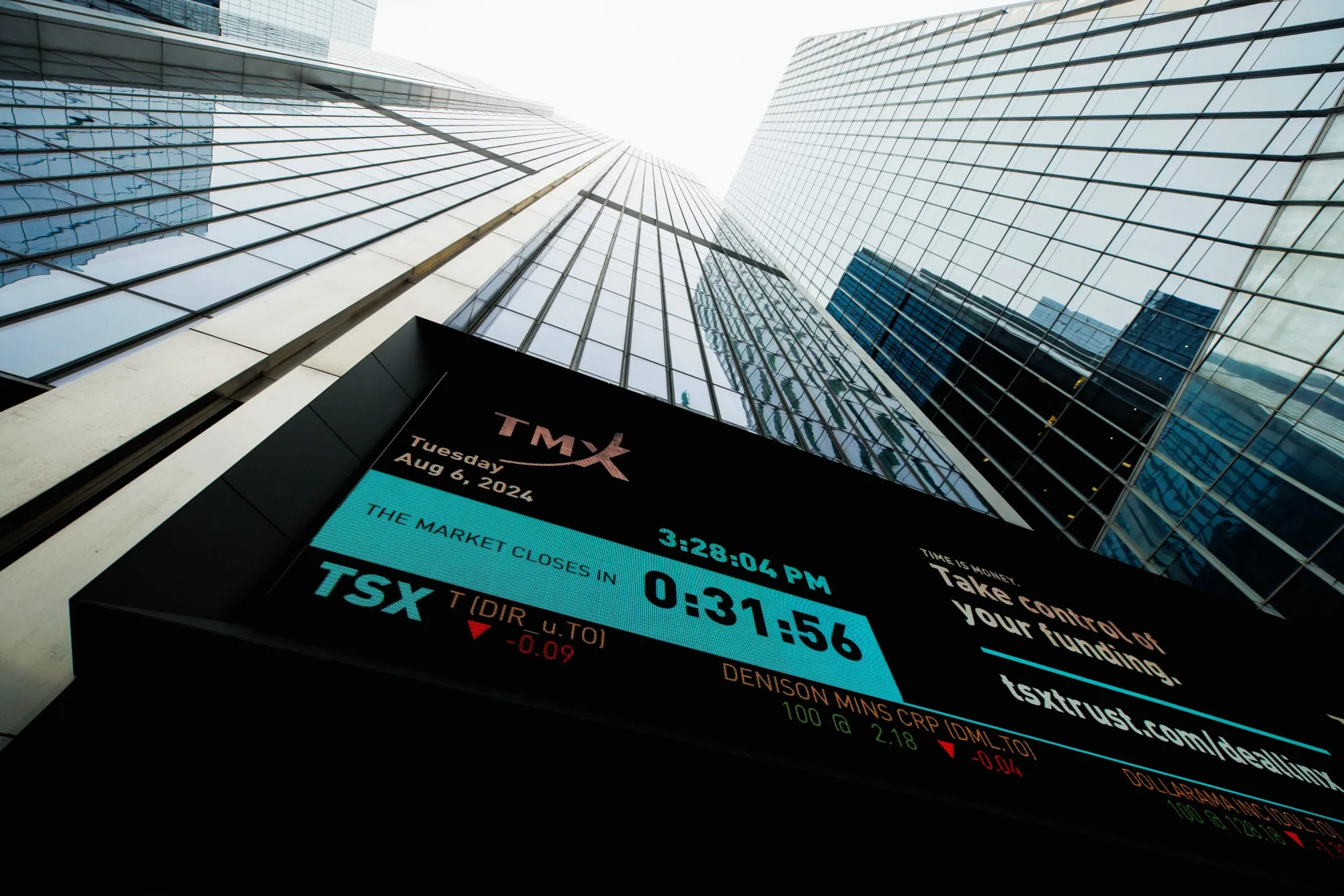 T stock tsx store