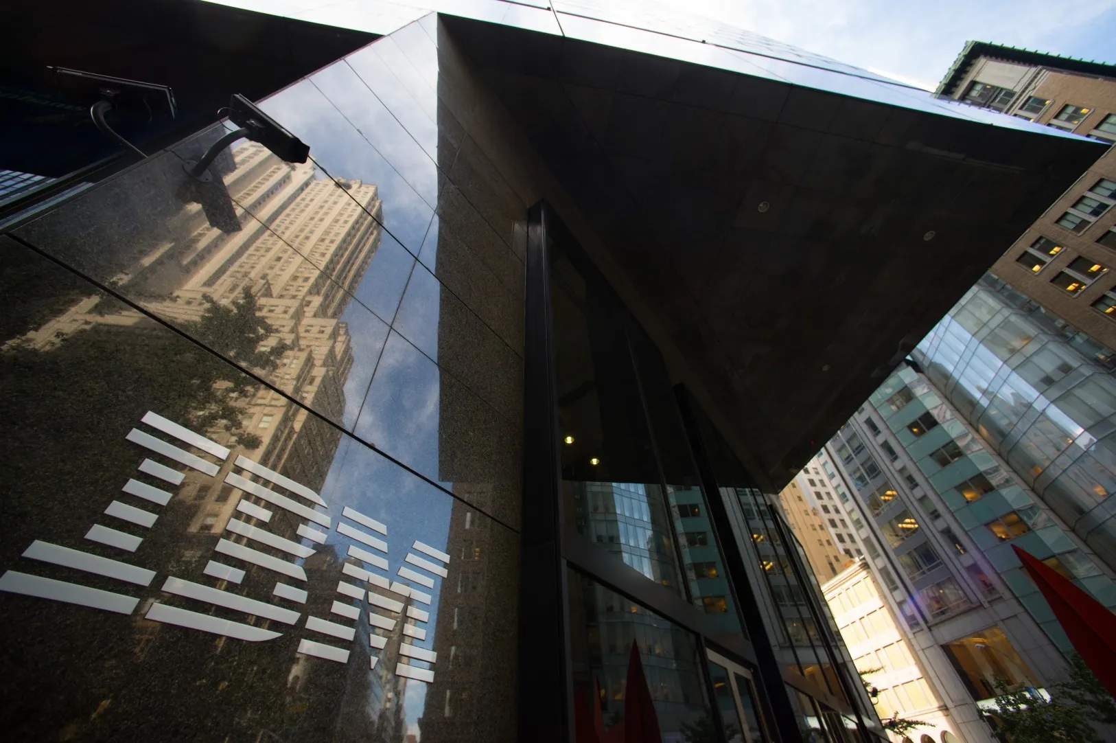IBM Closes New York City Offices Amid Rising Covid-19 Cases - Bloomberg