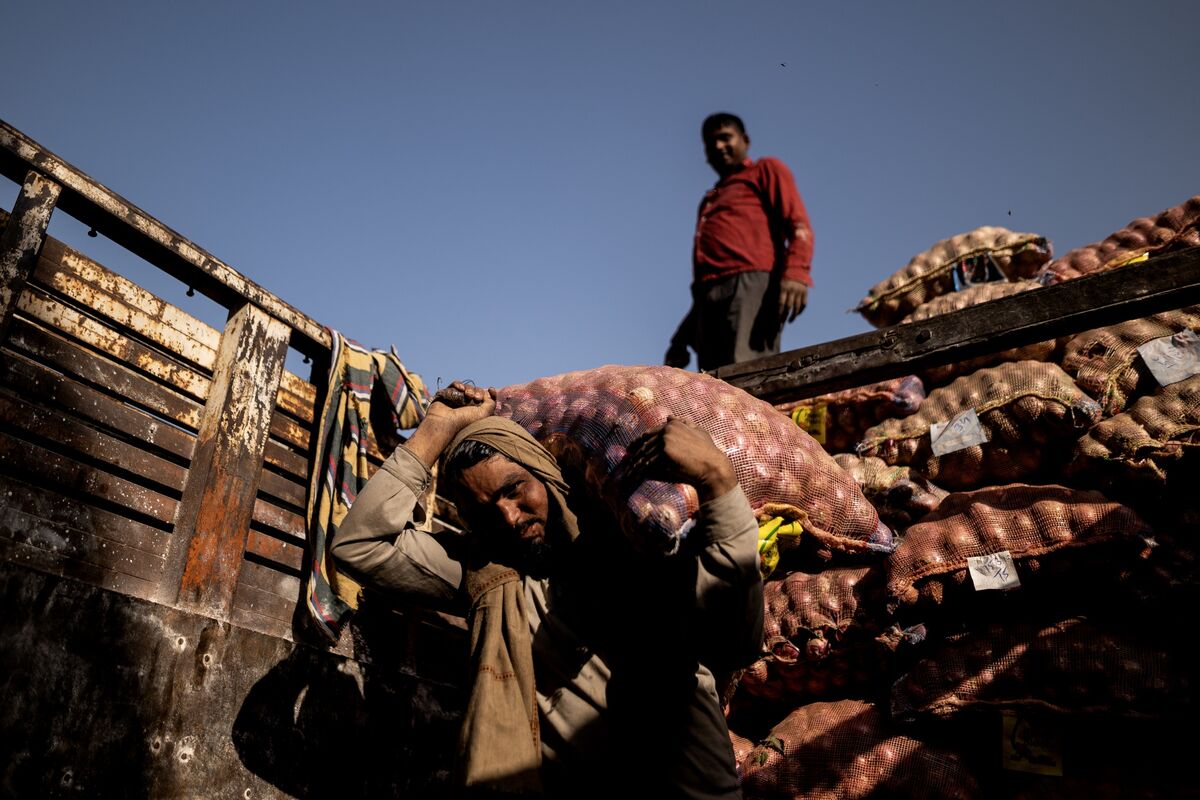 India Consumer Price Inflation Seen Rising to 4.6% in June - Bloomberg