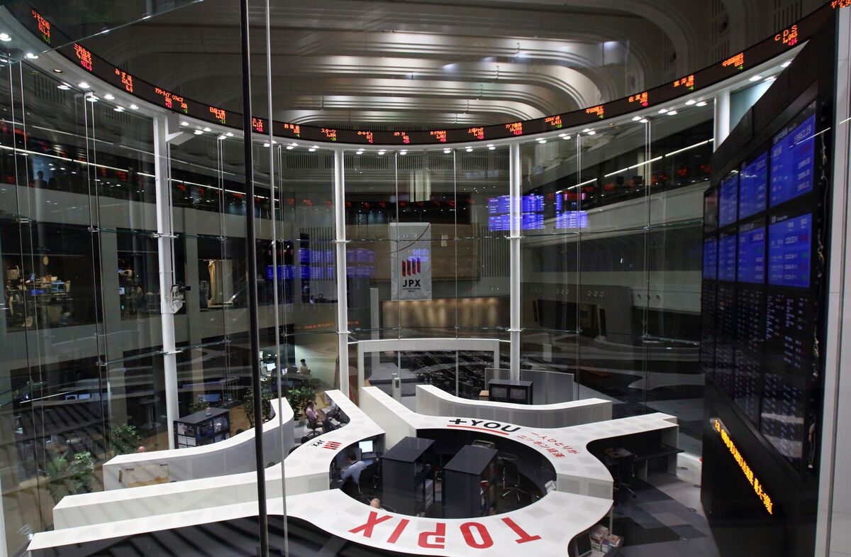 日本株続伸へ、円安で輸出関連に買い－「高市トレード」一服は重し - Bloomberg